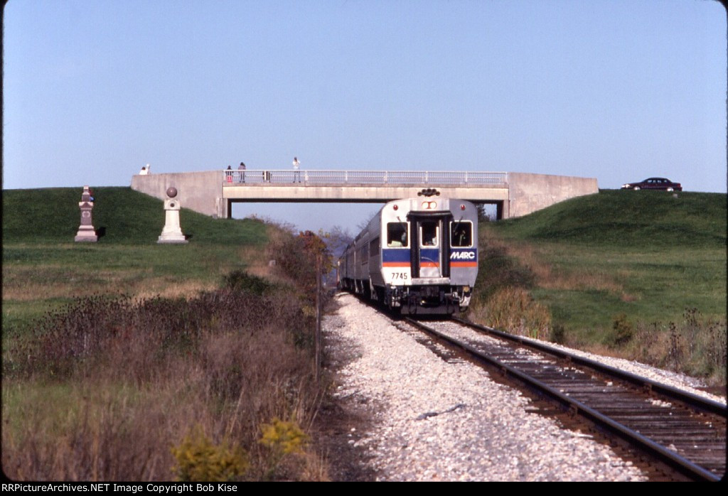 MARC Special eastbound in the Railroad Cut at Gettysburg
